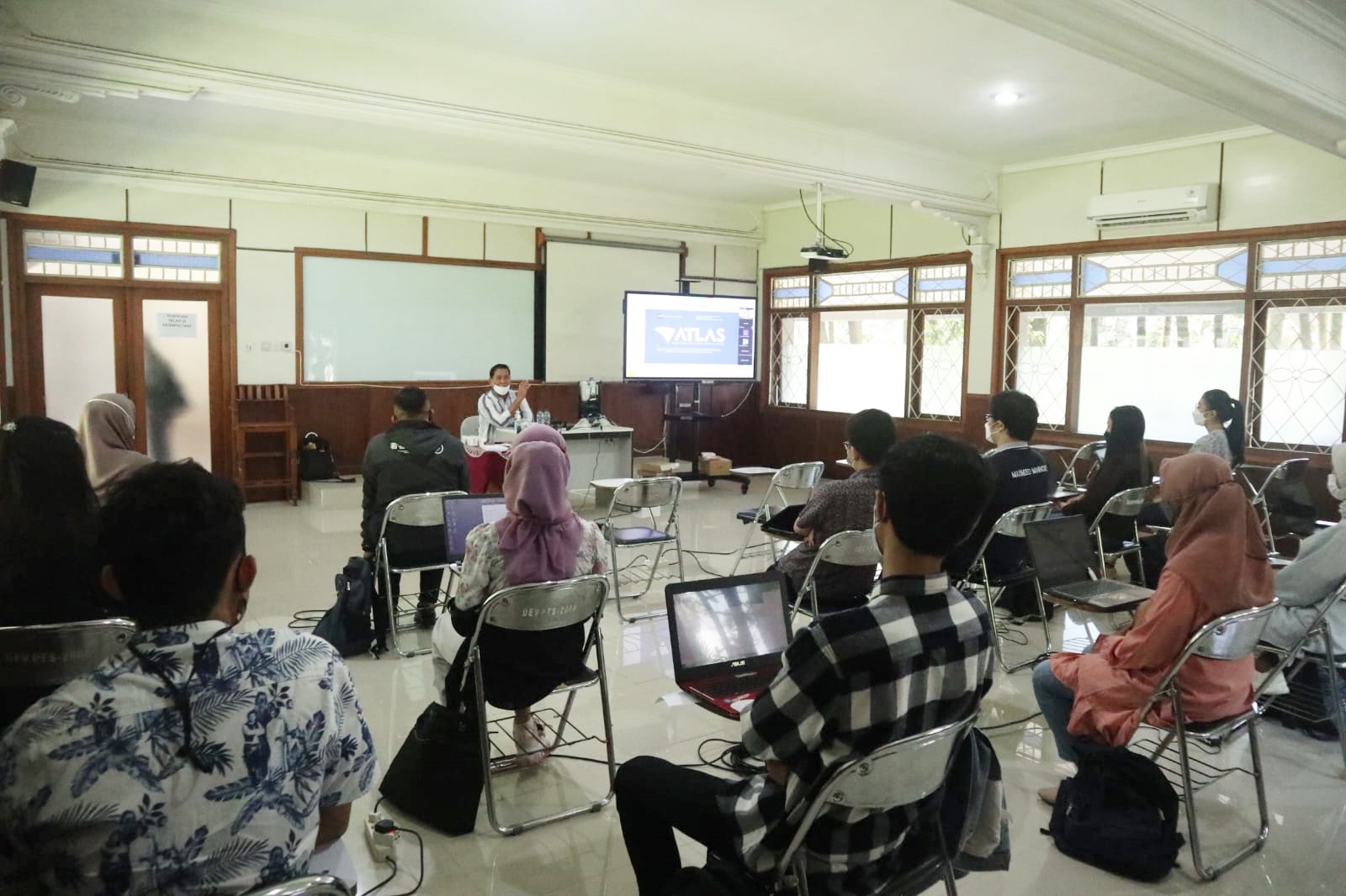 Mahasiswa ABM Dapat Pelatihan Audit Lewat Program Praktisi Mengajar secara Hybrid – STIE ...